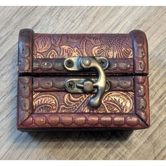 Accents | Small Treasure Chest Box 3 X 225 X 25 Mini Treasure Chest ...
